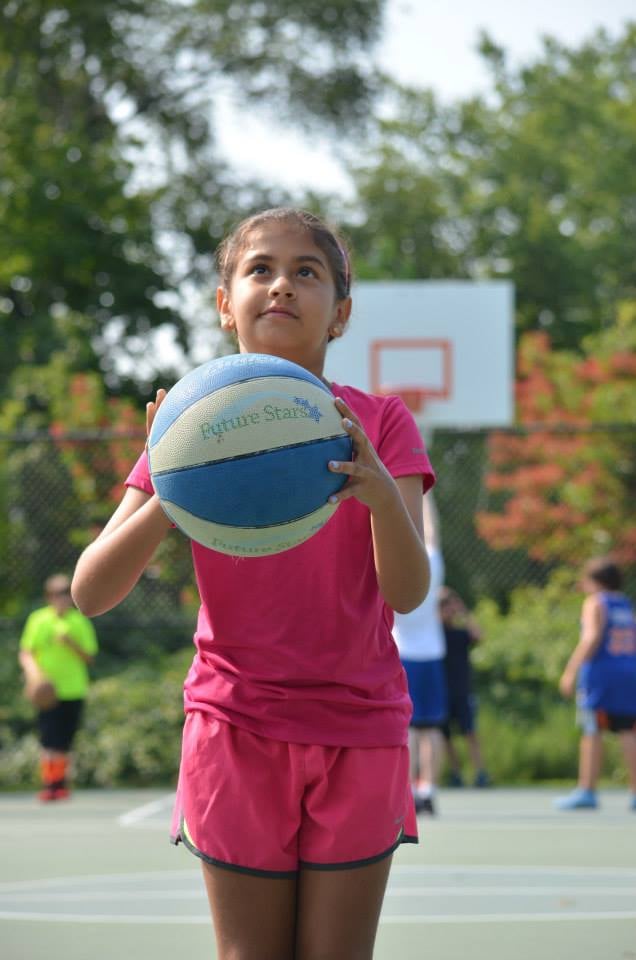 Girls Basketball Camp: Promoting Teamwork & New Friendships